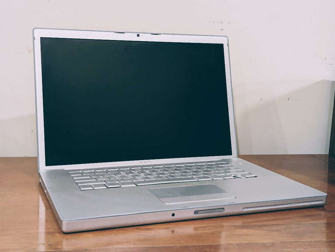 Apple MacBook Pro Aluminum (2006) – Westport Tech Museum