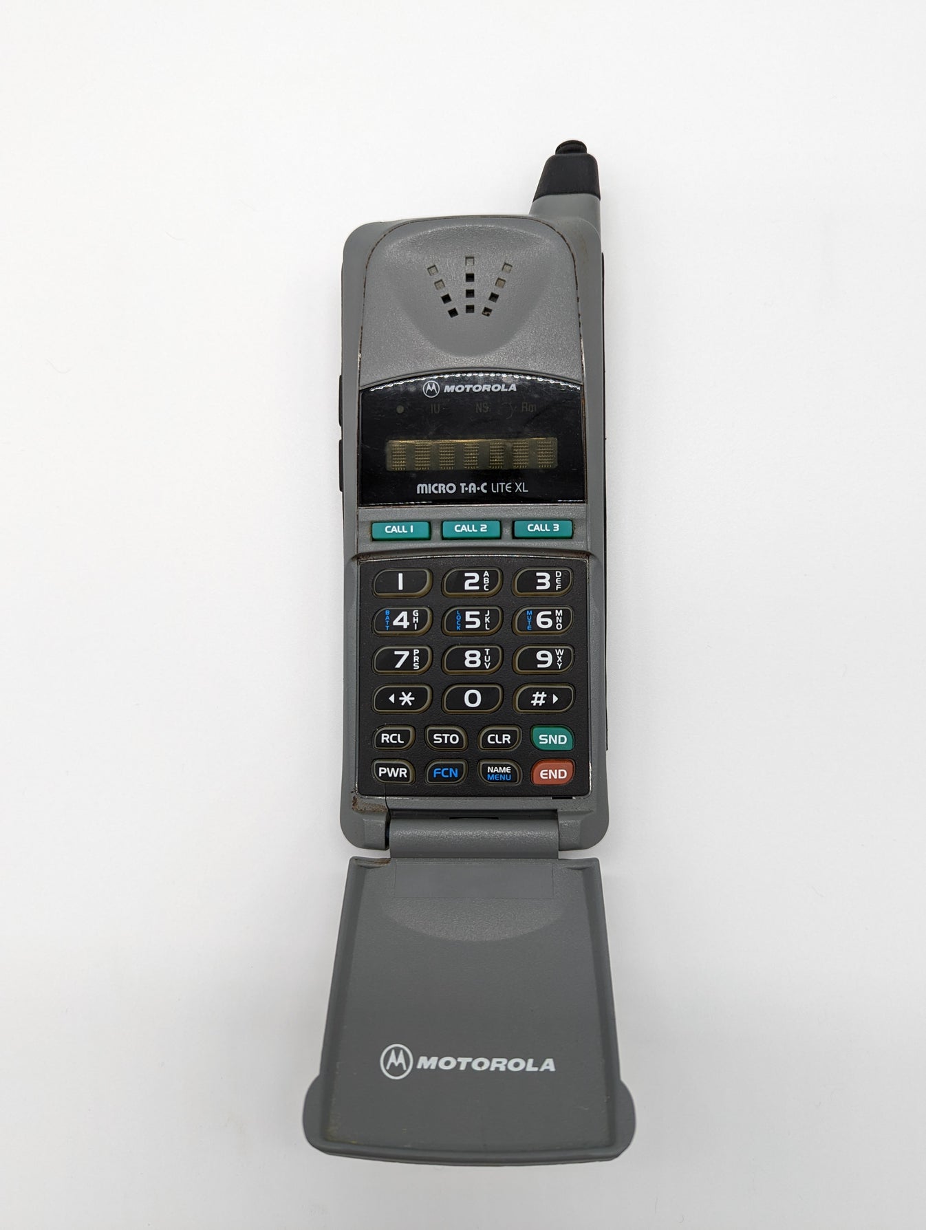 Motorola MicroTAC Line (1989-1998) – Westport Tech Museum