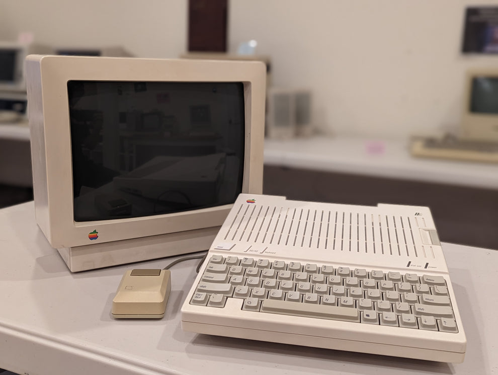 Apple II Line (1977-1993) – Westport Tech Museum